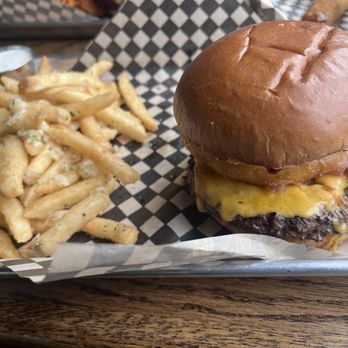 HOP VALLEY BREWING COMPANY - Updated August 2025 - 327 Photos & 638 ...