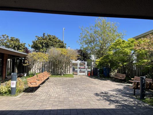 MERCED BRANCH LIBRARY - Updated December 2025 - 52 Photos & 44 Reviews ...