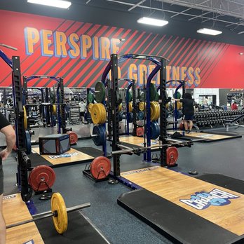 CRUNCH FITNESS - PERIMETER - Updated December 2025 - 52 Photos & 87 ...