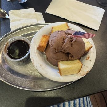 JAXSON’S ICE CREAM PARLOR AND RESTAURANT - Updated November 2024 - 3889 ...