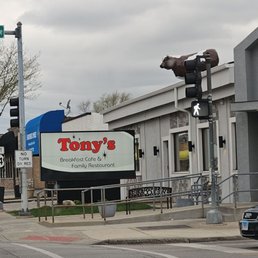 TONY’S BREAKFAST CAFE AND FAMILY RESTAURANT - Updated January 2026 ...