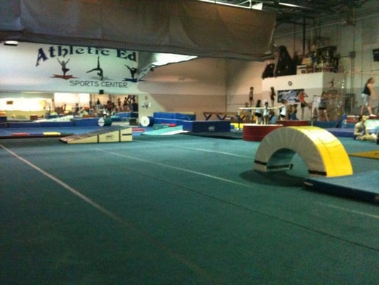 ATHLETIC EDGE SPORTS CENTER - Updated October 2025 - 21 Photos - 10 ...