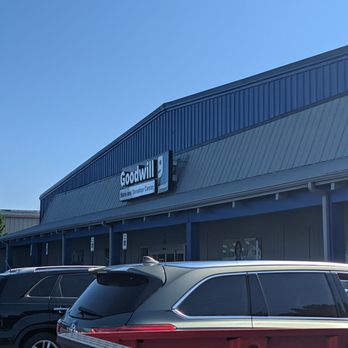 GOODWILL STORE AND DONATION CENTER - Updated November 2025 - 13 Photos ...