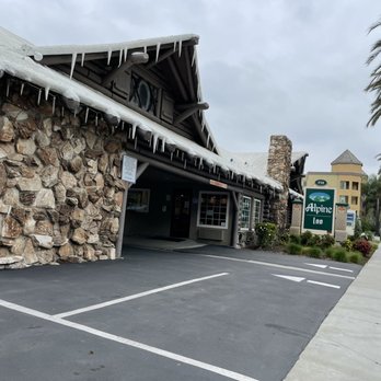 ALPINE INN - Updated May 2025 - 114 Photos & 158 Reviews - 715 W ...