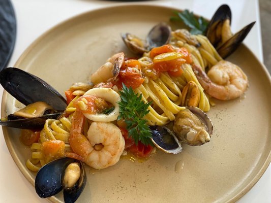 PETRALUNGA - 305 Photos & 90 Reviews - Pizza - 7601 E Treasure Dr ...