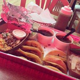TRES BETOS TAQUERIA - 139 Photos & 103 Reviews - 2418 NE 28th St, Fort ...