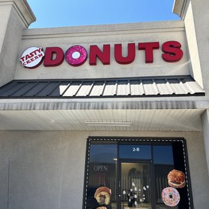 TASTEE DONUTS - Updated March 2025 - 31 Photos & 37 Reviews - 5000 W ...
