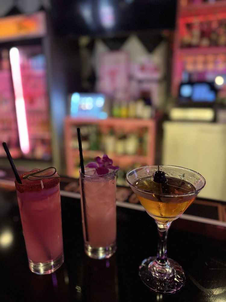 THE FLAMINGO BAR - Updated December 2025 - 105 Photos & 62 Reviews ...