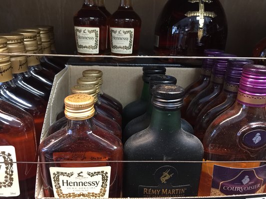 RED CARPET LIQUOR STORE - Updated August 2024 - 37 Photos - 85 Alamitos ...