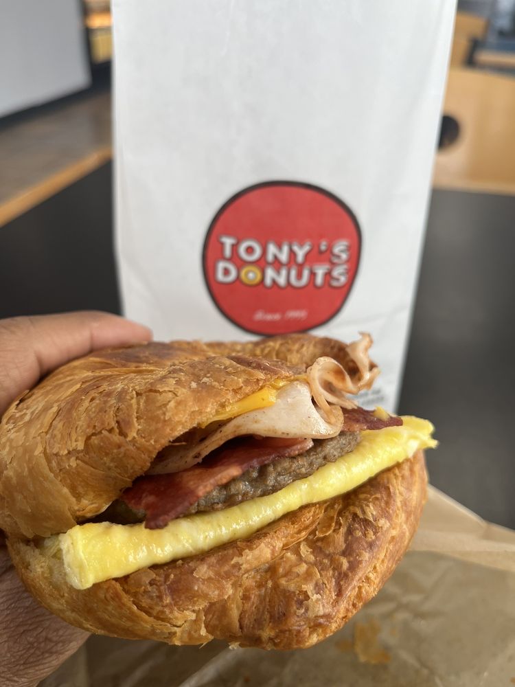 TONY’S DONUTS - HAZELWOOD - Updated July 2025 - 125 Photos & 129 ...