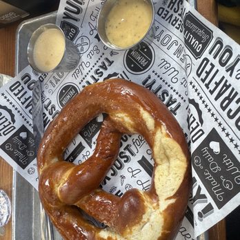 LONGTABLE BEER CAFE - Updated January 2026 - 208 Photos & 152 Reviews ...