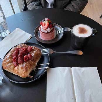 GODFREY’S BAKERY AND CAFE - Updated December 2024 - 530 Photos & 189 ...