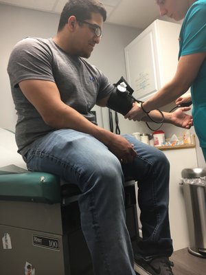 MIDWEST EXPRESS CLINIC - Updated December 2025 - 23 Photos & 141 ...