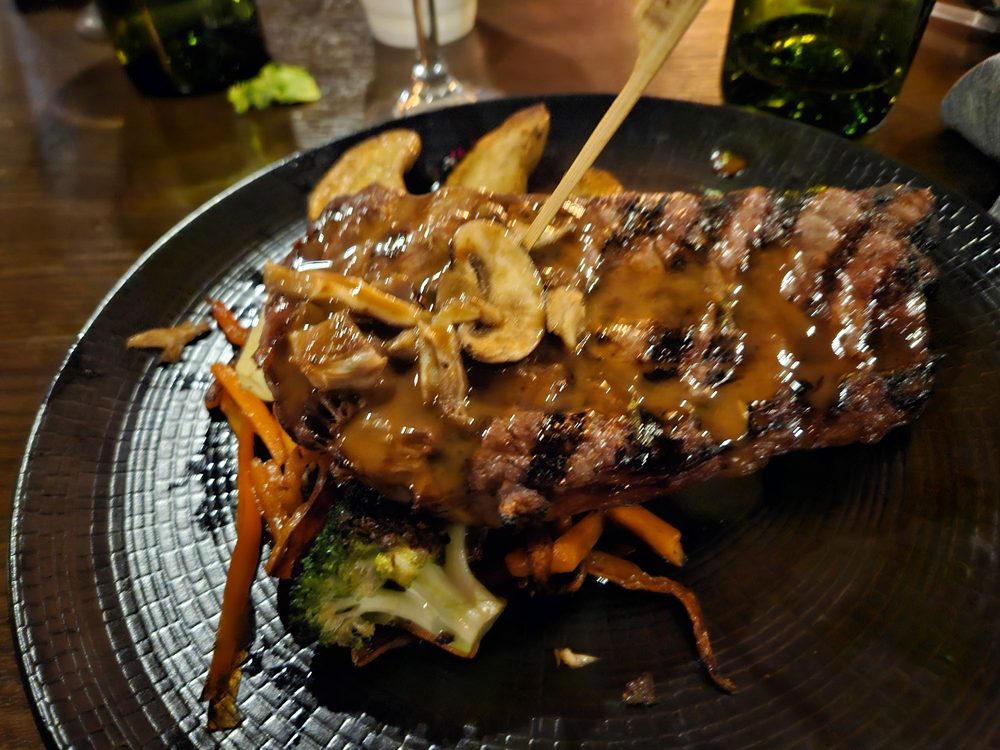 THE TAPROOM - Updated October 2025 - 18 Photos & 13 Reviews - 1 Skytop ...