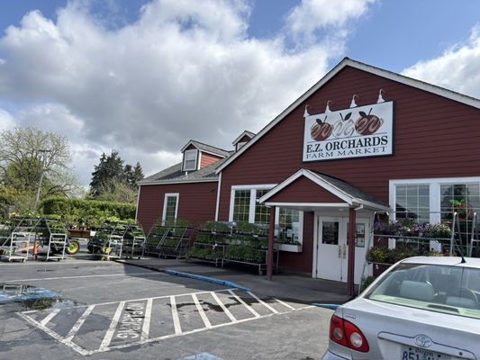 EZ ORCHARDS FARM MARKET - Updated December 2025 - 198 Photos & 127 ...