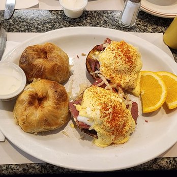 SNOWDON DELI - Updated June 2024 - 218 Photos & 154 Reviews - 5265 ...