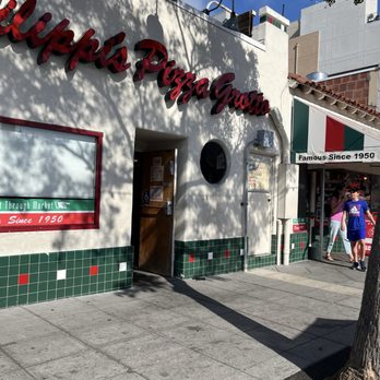 FILIPPI’S PIZZA GROTTO LITTLE ITALY - Updated November 2024 - 3442 Photos & 3835 Reviews - 1747 ...
