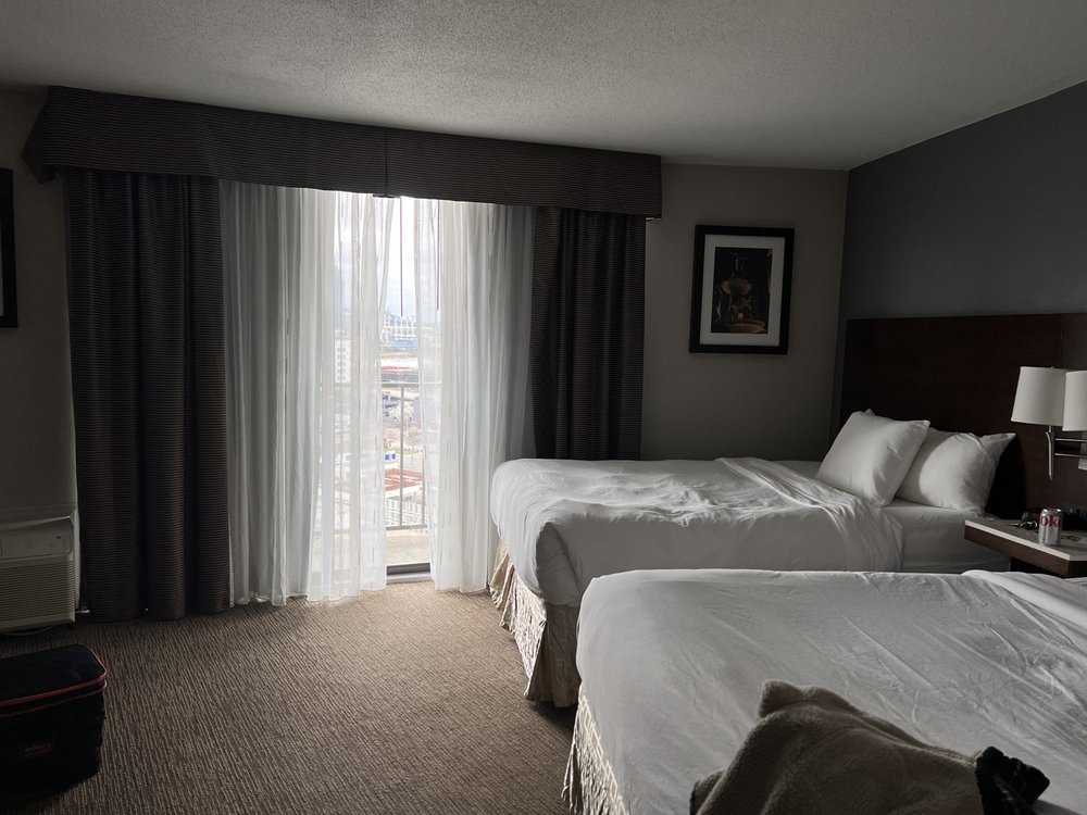 RADISSON HOTEL CINCINNATI RIVERFRONT - Updated April 2024 - 228 Photos ...