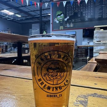 KNEE DEEP BREWING COMPANY TAP ROOM - Updated December 2024 - 689 Photos ...