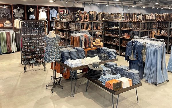 BOOT BARN - Updated March 2025 - 49 Photos - 10412 Centrum Pkwy ...