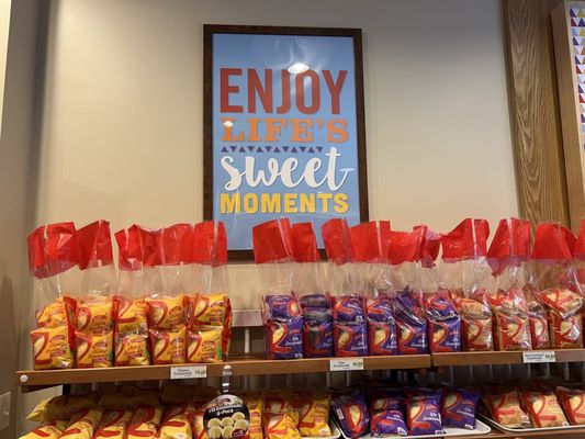 RED RIBBON BAKESHOP - Updated December 2025 - 627 Photos & 344 Reviews ...