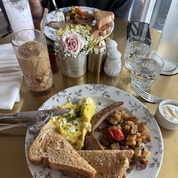 LITTLE HEN - Updated July 2025 - 1483 Photos & 753 Reviews - 4579 ...