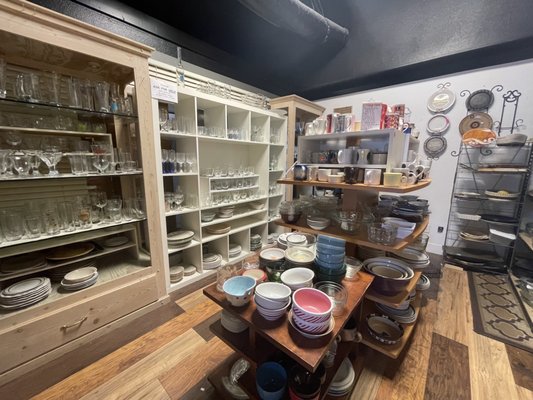 SWITCHPOINT THRIFT STORE - Updated April 2026 - 10 Photos & 15 Reviews ...
