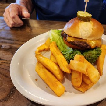 CRACKER BARREL OLD COUNTRY STORE - Updated October 2025 - 550 Photos ...