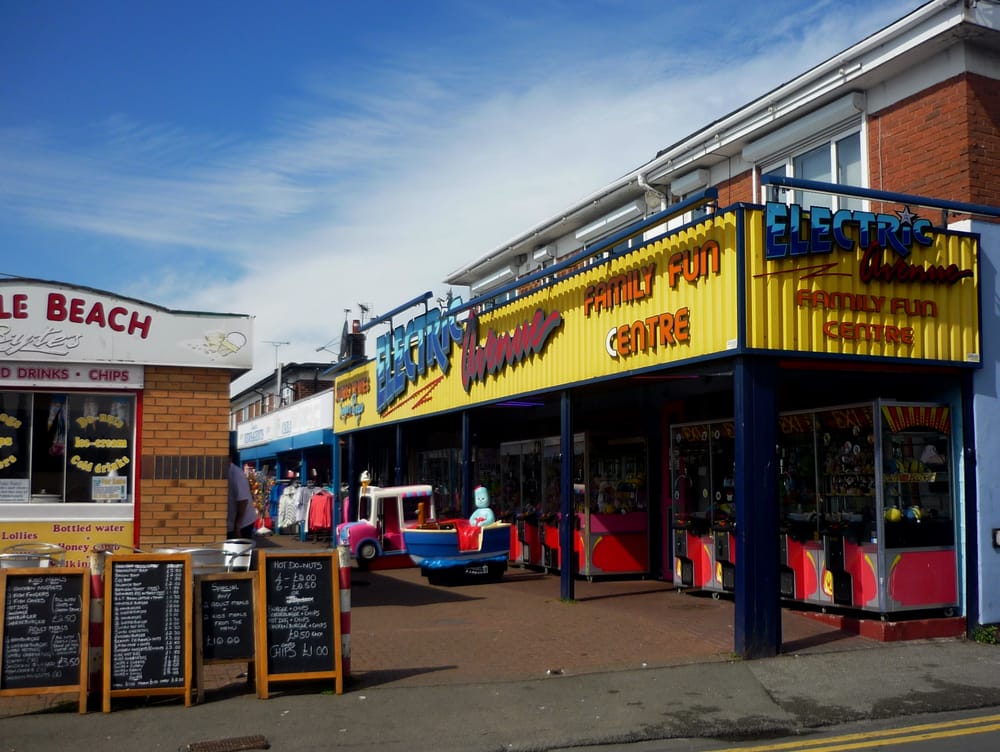 ELECTRIC AVENUE AMUSEMENT ARCADE - Updated April 2025 - Towyn Road ...