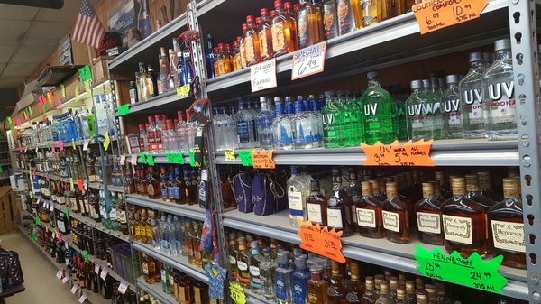 TOWN & COUNTRY LIQUORS - Updated October 2025 - 13517 E Highway 88, Lockeford, California - Beer ...