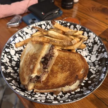 ELIZABETHS FARMHOUSE - Updated September 2024 - 336 Photos & 279 ...