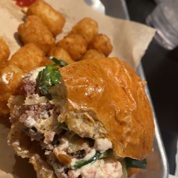 REDWING BAR & GRILL - Updated June 2024 - 234 Photos & 511 Reviews ...