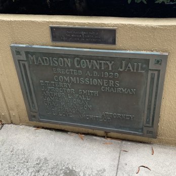 MADISON COUNTY COURTHOUSE - Updated July 2025 - 10 Photos - 100 ...