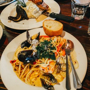 FIVE RESTAURANT BISTRO - 266 Photos & 435 Reviews - Seafood - 650 ...