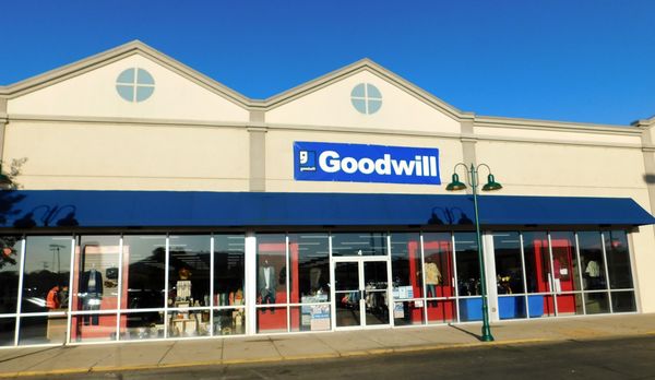 GOODWILL OF SOUTH CENTRAL OHIO - Updated October 2025 - 1080 N Bridge ...