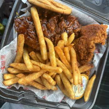 CLUCK FACE NASHVILLE HOT CHICKEN - Updated April 2025 - 115 Photos ...