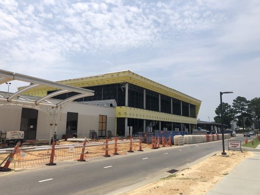 FAYETTEVILLE REGIONAL AIRPORT - Updated December 2024 - 68 Photos & 113 ...