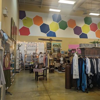 SEA HIVE STATION - Updated December 2025 - 364 Photos & 80 Reviews ...