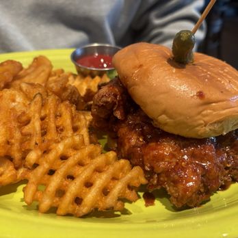 BIRDIE’S EASTSIDE - Updated August 2025 - 222 Photos & 191 Reviews ...