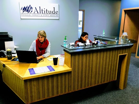 ALTITUDE PHYSICAL THERAPY - LONGMONT - Updated October 2025 - 15 Photos ...