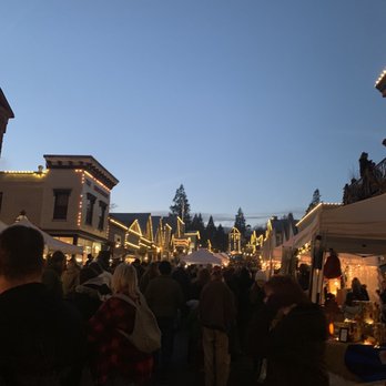 NEVADA CITY VICTORIAN CHRISTMAS - Updated January 2025 - 77 Photos & 37 ...