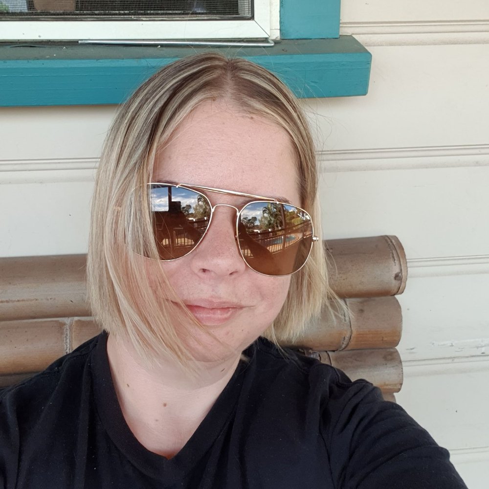 Julia Fielding's Instagram, Twitter & Facebook on IDCrawl