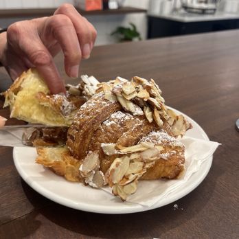 TATTE BAKERY & CAFE - Updated July 2025 - 83 Photos & 41 Reviews - 222 ...