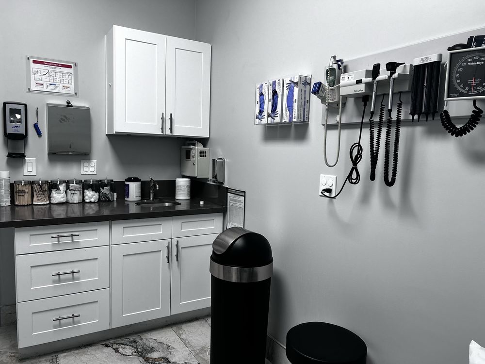 HOLY CROSS URGENT CARE - Updated December 2025 - 23 Photos & 20 Reviews ...