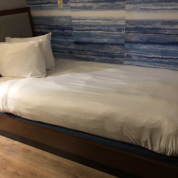 Q CENTER - Updated September 2025 - 199 Photos & 68 Reviews - 1405 N ...