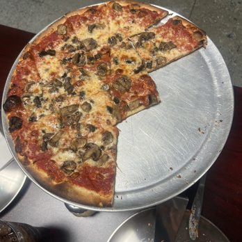 FAT BOYS PIZZA AND SUBS - Updated September 2025 - 23 Photos & 18 ...