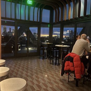 MOONLIGHT - Updated October 2025 - 117 Photos & 35 Reviews - 800 Rankin ...