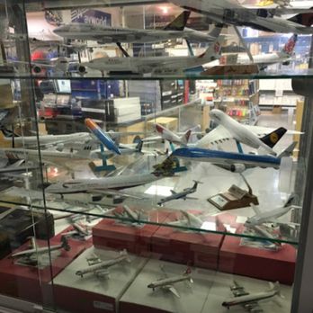 AVWORLD CANADA - Updated January 2026 - 17 Photos - 191 Carlingview ...