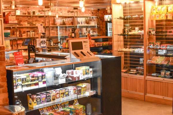 SAFE HOUSE SMOKE SHOP - Updated July 2024 - 24 Photos - 2500 S Dixie ...