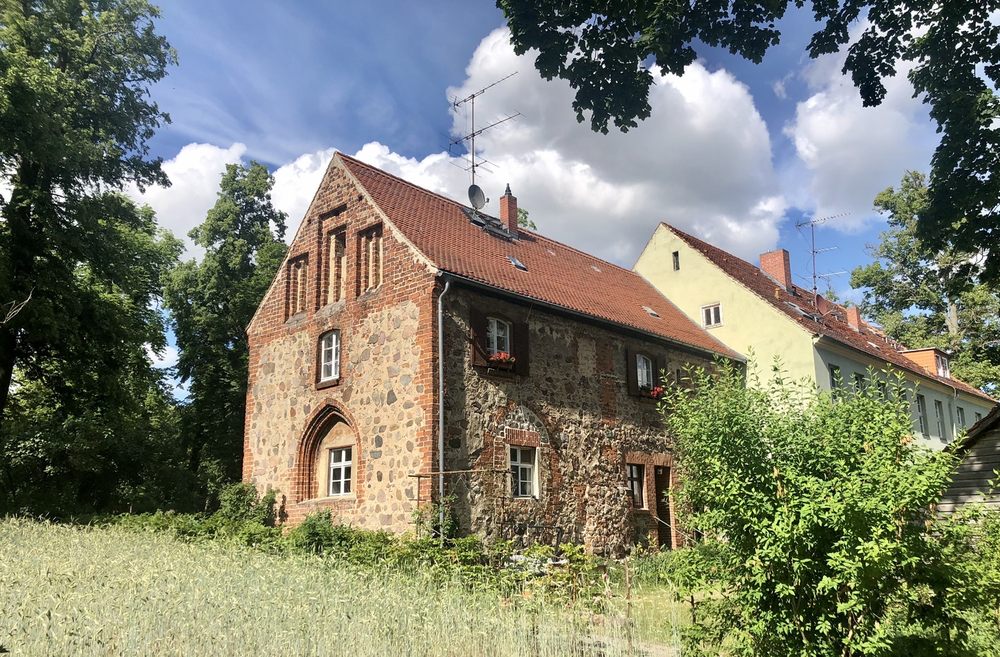 KLOSTERGARTEN FRIEDHOF LINDOW - Updated September 2024 - 22 Photos ...